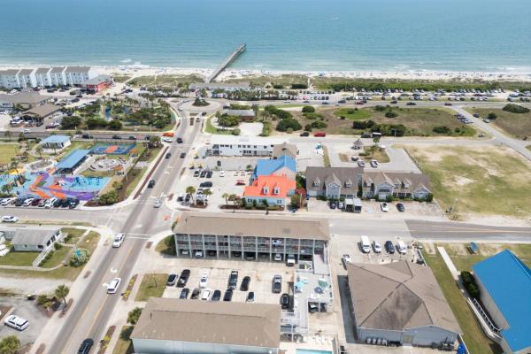 Cozy 1-bedroom Condo With Pool Access In Ocean Isle Beach - Ocean Isle Beach, NC