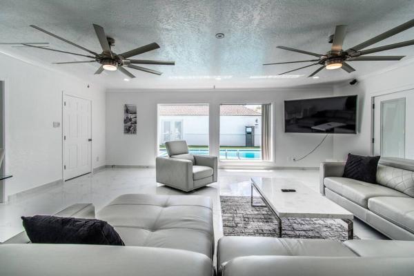 Corpus Christi Pearl On Ocean Dr Combined Estate - Corpus Christi, TX