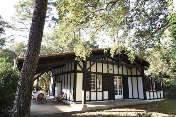 Hossegor « La Landaise » Belle Villa Landaise Pour 6 Personnes. - Seignosse