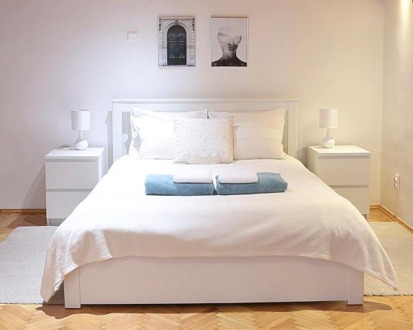 Christie's Downtown Apartment - Budapest