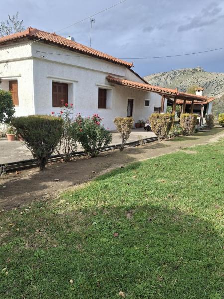 Aggelos Guest House - Левадия