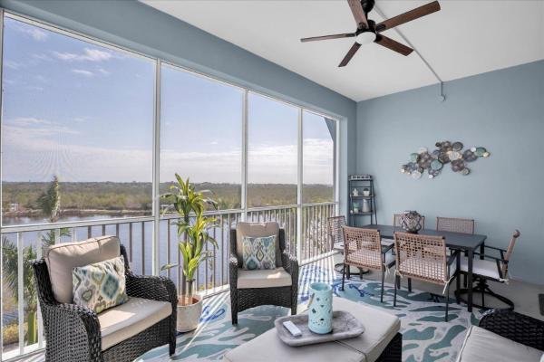 Latitude Adjustment Penthouse By Coastal Chic - Anna Maria Island, FL