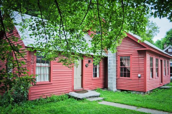 1850's Vt Farmhouse On The River - Jamaica, VT