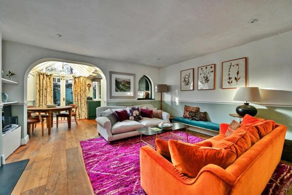 Finest Retreats - 123, High Street - Seaford