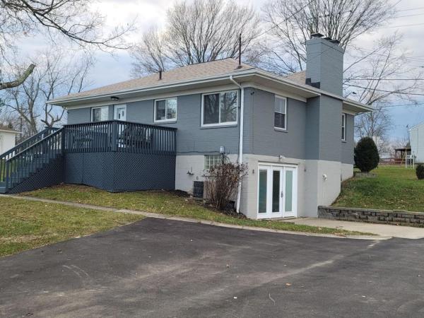 Lovely Retreat Backyard With Deck And Entertain Room - Mason, OH