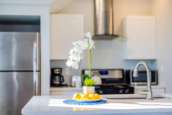 Jennifer's Amazing City View Private Apartment - Rhode Island