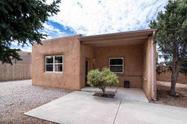 Casa Columbia - Santa Fe, NM