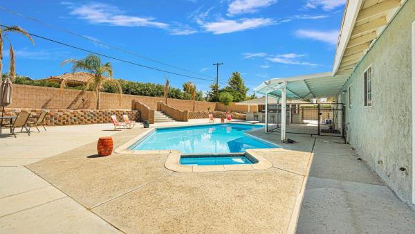 Charming Apple Valley Retreat - Victorville, CA