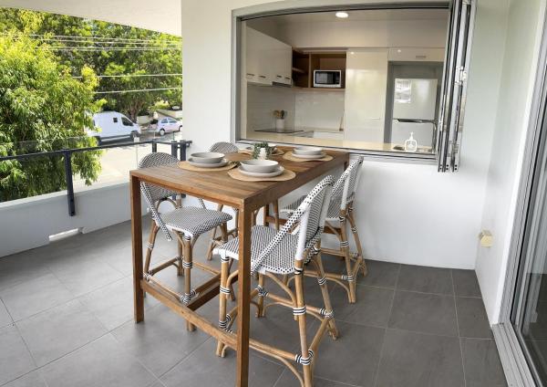 Location, Location, Location - Spacious Apartment - Brisbane