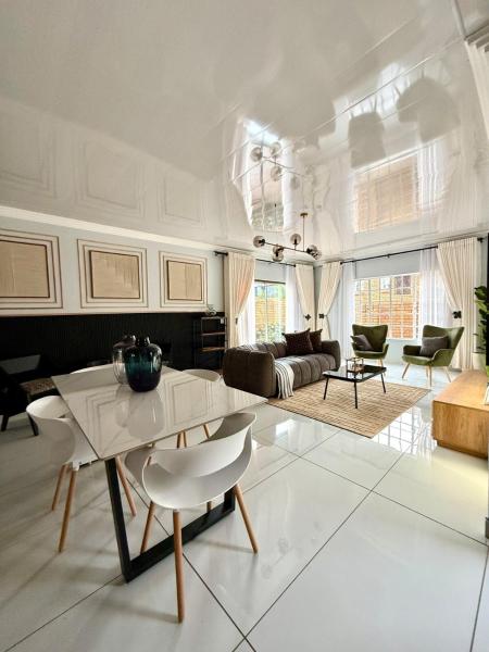 Luxury Redefined Home - Middelburg