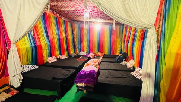 Mahakumb Dormitory And Rooms -