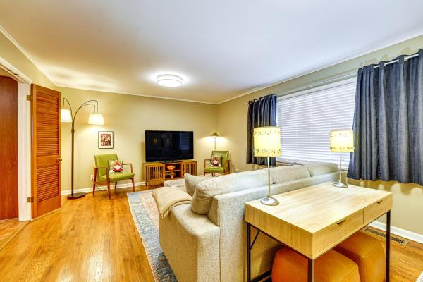 2 Mi To U Of A Centrally Located Home With Patio! - Fayetteville, AR