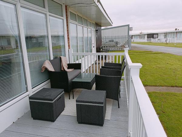 The Chalet - Anderby Creek