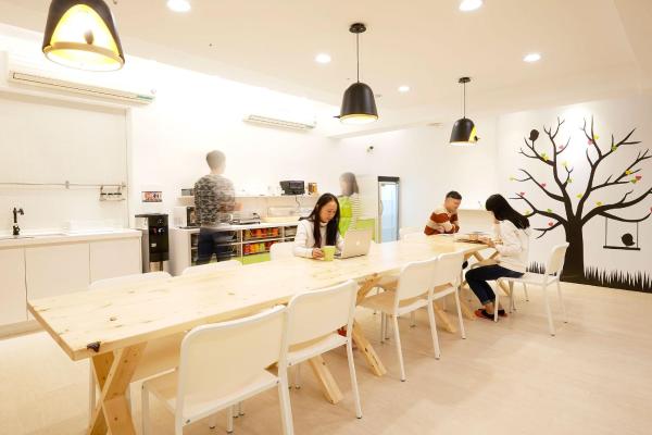 Ease Single Inn - Taichung
