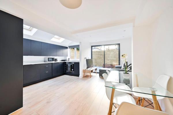 Beautiful 2 Bed With En Suite, Near Tube And Stamford Bridge - Fulham