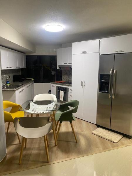 Hermoso Apt Remodelado En La Florida - 2h 2b - Caracas