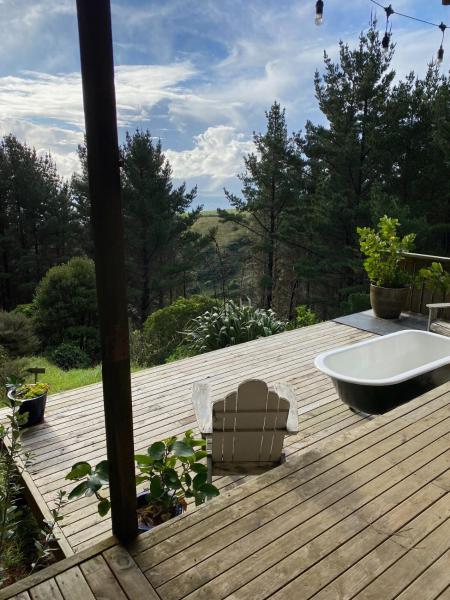 Raglan Lovenest -Romantic Escape With Outdoor Bath - Raglan