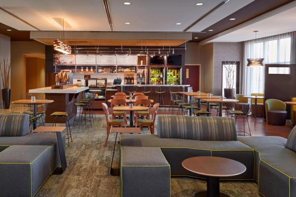 Courtyard By Marriott Kingston Highway 401 - Kingston