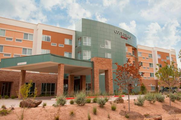 Courtyard By Marriott Houston City Place - The Woodlands, TX