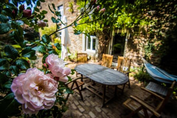 House Of Ardennes And Flowery Charm - Saint-Hubert