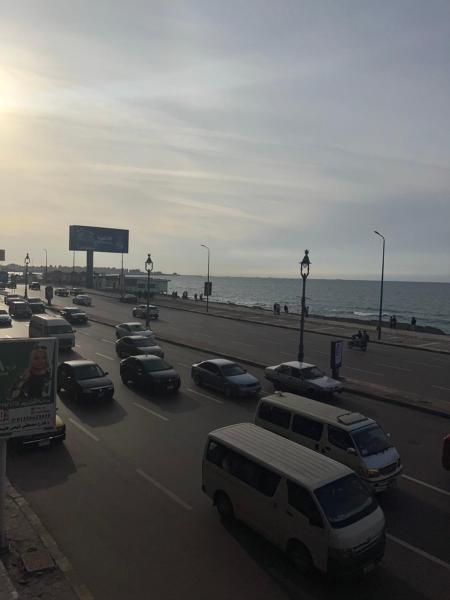 شقة هاي لوكس سبورتنج علي البحر ثلاث غرف مدخل خاص - 亞歷山大港