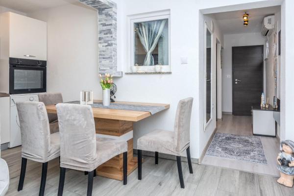 Kele Apartment - Vir