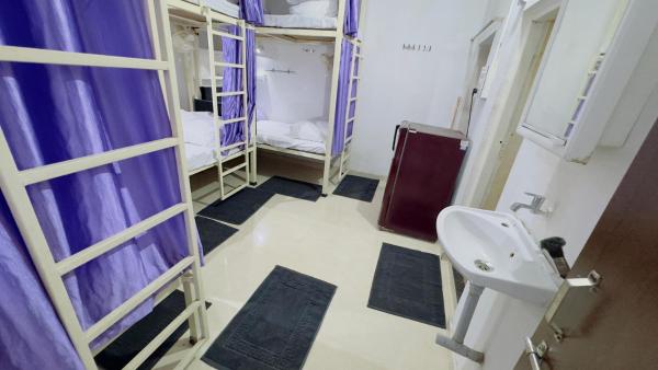 Svn Hostel -