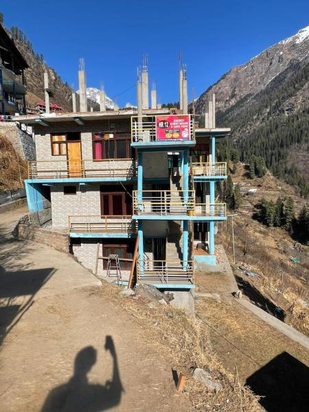 Hr 12 Energy Cafe And Guest House - Tosh