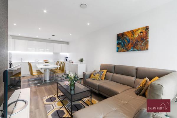 Two Bed Flat - Isleworth - トゥイッケナム