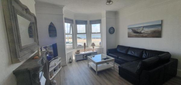 2 Harbour Views - Colwyn Bay