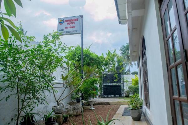 Sunshine Hotel - Hikkaduwa