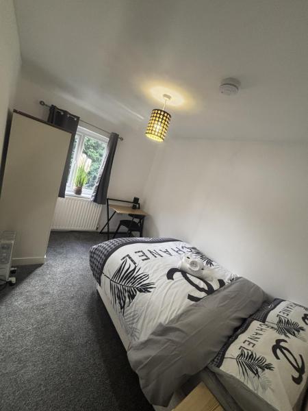 Cosy Charming Room In Big House - Greater Manchester
