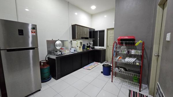 Mem's Homestay Haziiq Jaya - Kuching