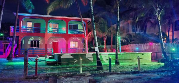 Ocean Front Villa With Pool, Private Beach And Dock - Belize