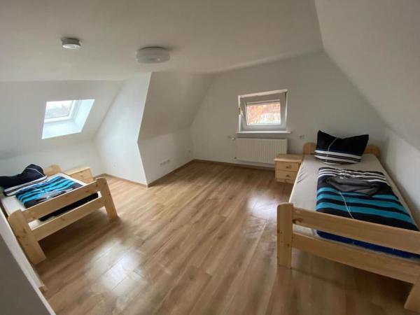 5 Bett Monteurwohnung In Emden Hauptstraße - Emden