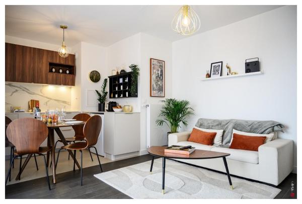 Entre Paris Et Le Chateau De Versailles - Parking - Rueil-Malmaison
