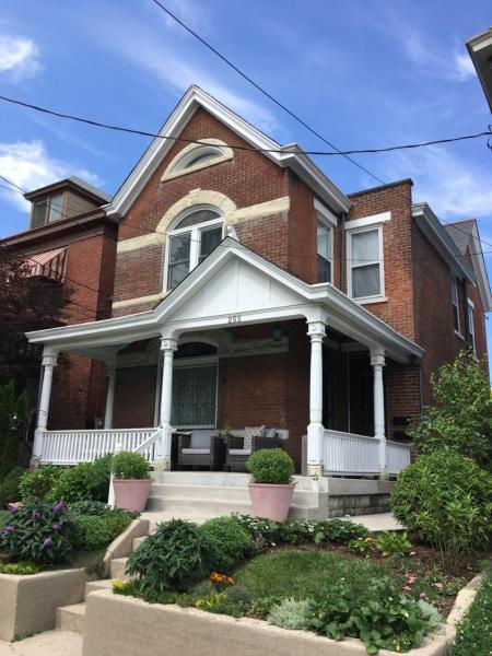 Historic Upstairs Apartment - Cincinnati