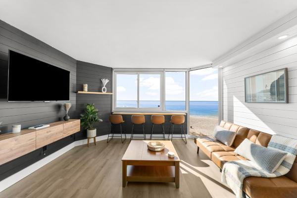 Fantastic Fully Renovated Beach Front Condo - Incredible View - Top Of The Gulf 523 - Florida