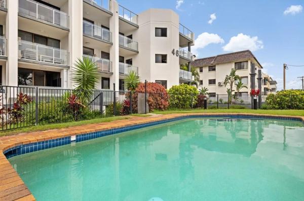 Beach Front Bliss - Luxurious 3 Bedroom Beachfront Apartment In Maroochydore - Maroochydore