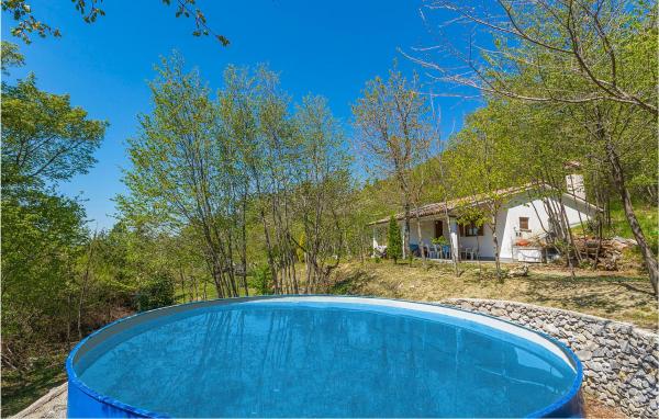 Two-bedroom Holiday Home In Dolenja Vas - Istrie