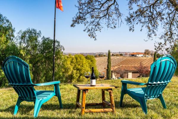 46 West Walnut Hill - Austin Hope Winery, Paso Robles