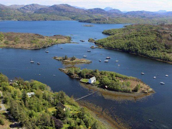As Shown On Tv Island Hideaway - Skye