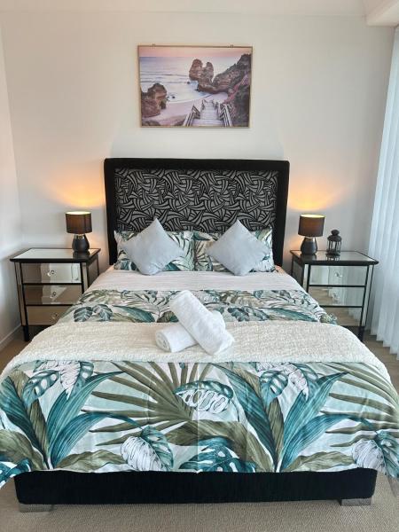 Spacious 4-bedroom Apartment Next To Harbour Town - Nerang