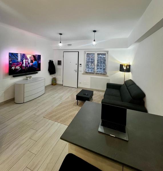 Elegant & Spacious 2br 2ba Unit With Private Patio - Roma