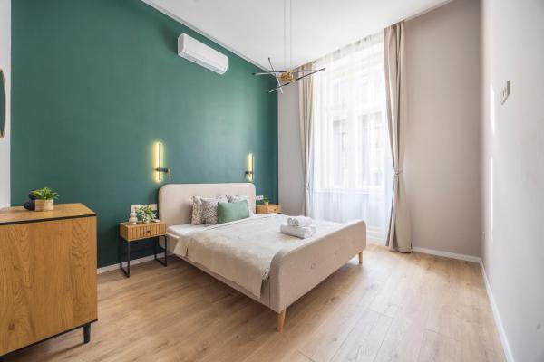 Luxe & Charm Central Grand Suite With 3bedrm, 3bathrm - Boedapest