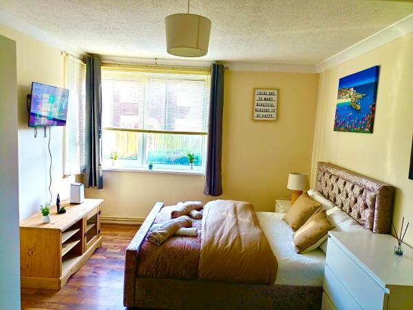 Heart Of Telford Stylish 2-bedroom - Telford