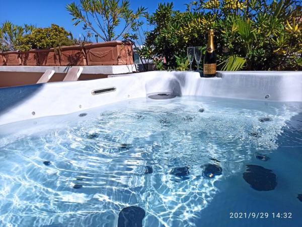 Penthouse - Jacuzzi - Terrace - Parking - 2 Pools - Plage des Bouches du Loup