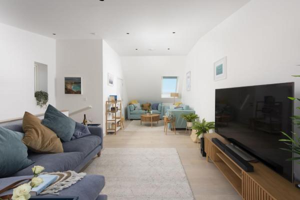 Solstice Beach House - Close To The Beach, Wi-fi, Parking - Newquay