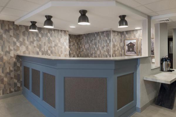 Holiday Inn Express South Burlington - Downtown By Ihg - Burlington, VT