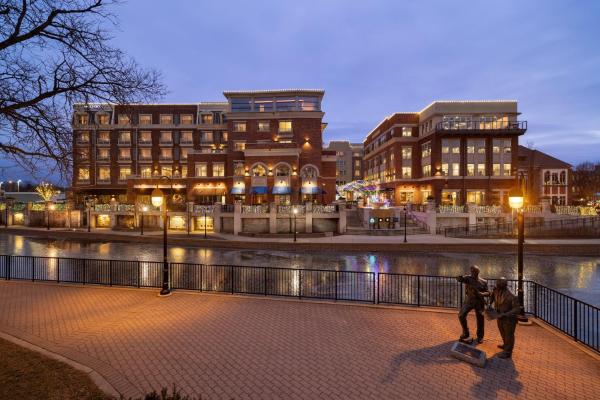 Hotel Indigo Naperville Riverwalk By Ihg - Naperville, IL